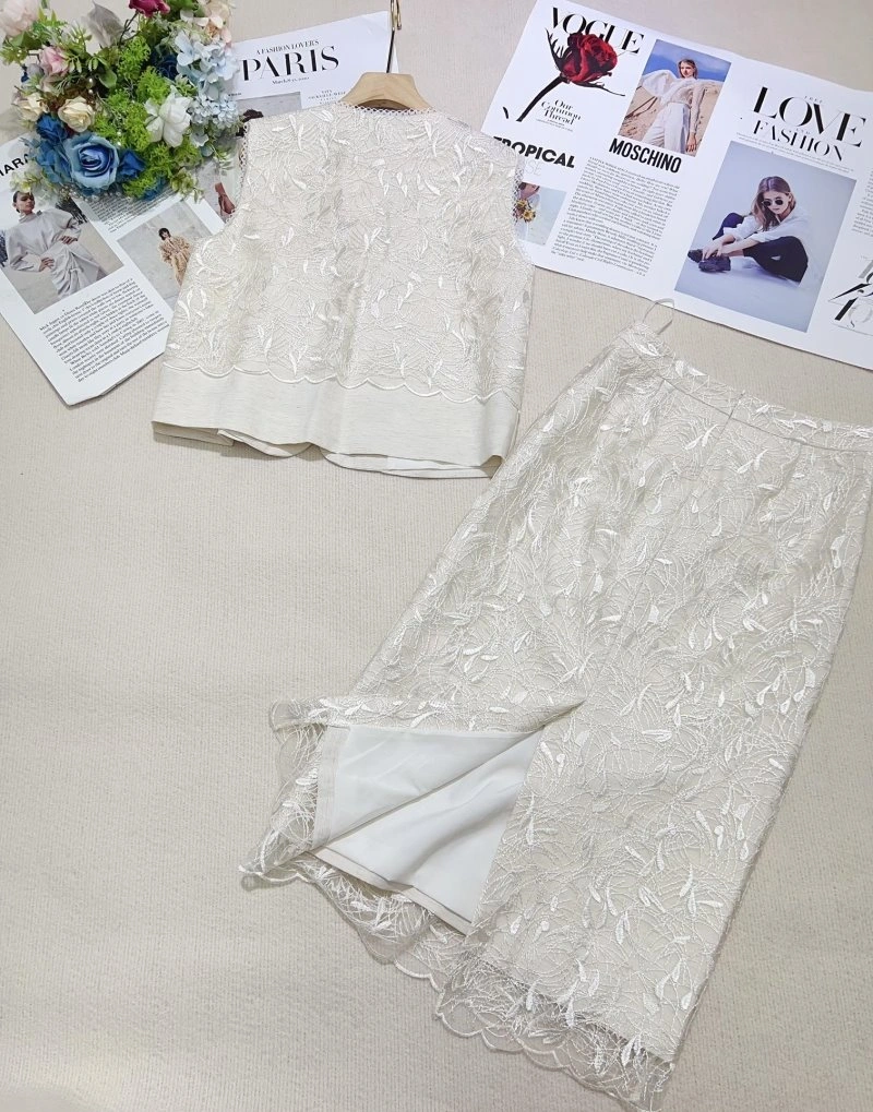 High accuracy Chanel Dress Suits