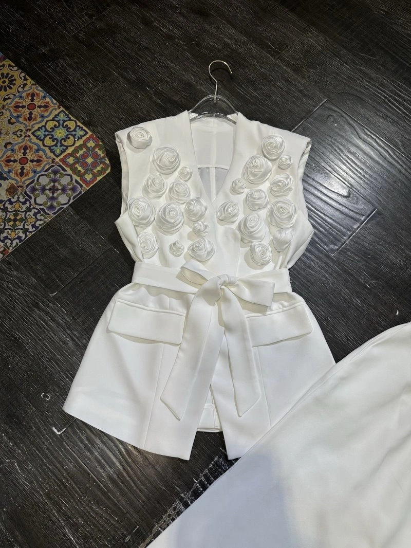 Bargain Chanel Dress Suits
