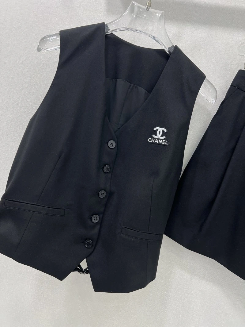 Top mirror Chanel Dress Suits