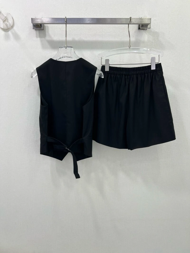 Top mirror Chanel Dress Suits