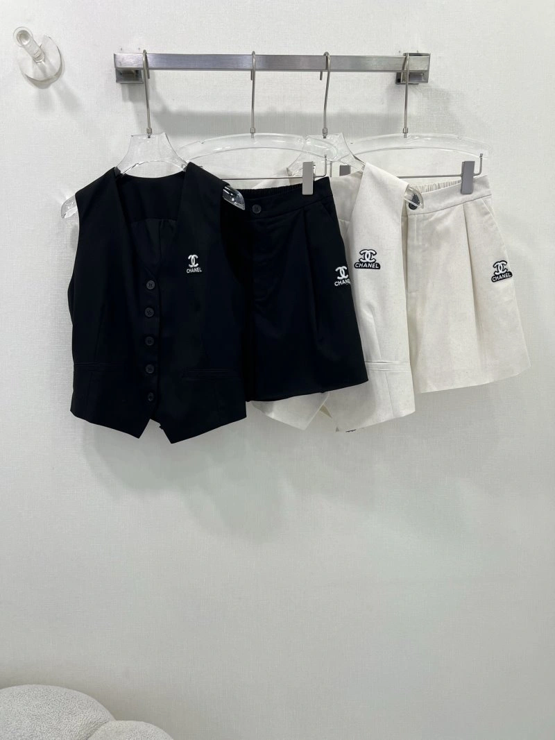Top mirror Chanel Dress Suits