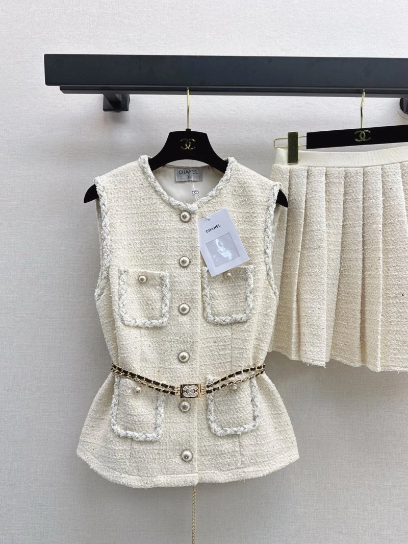 Low-cost Chanel Dress Suits