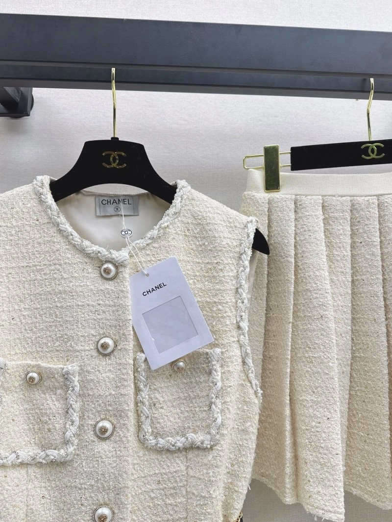 Low-cost Chanel Dress Suits