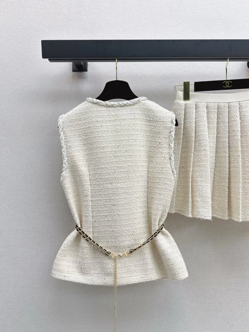 Low-cost Chanel Dress Suits