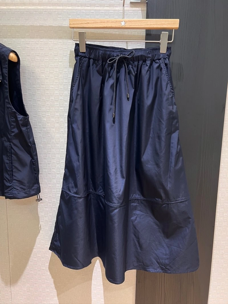 Low-cost Chanel Dress Suits
