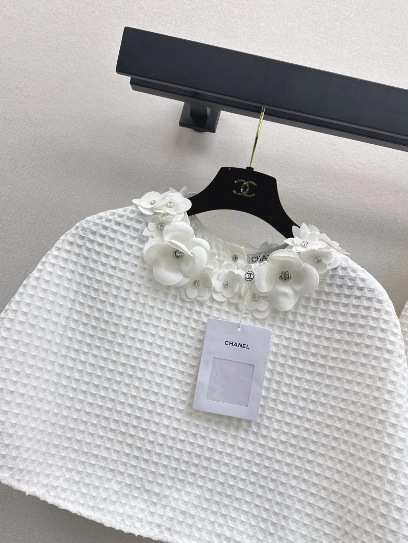 Top mirror Chanel Dress Suits