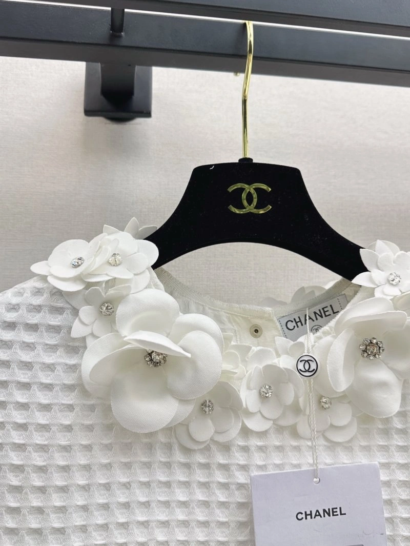 Top mirror Chanel Dress Suits