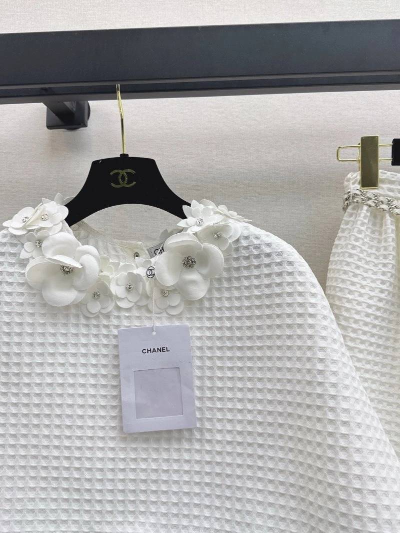 Top mirror Chanel Dress Suits
