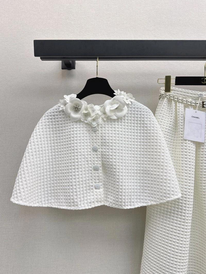 Top mirror Chanel Dress Suits