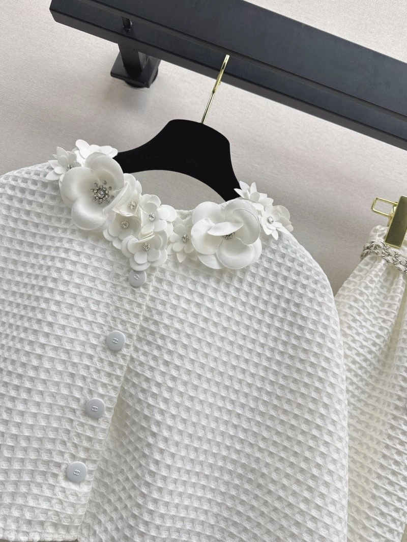 Top mirror Chanel Dress Suits