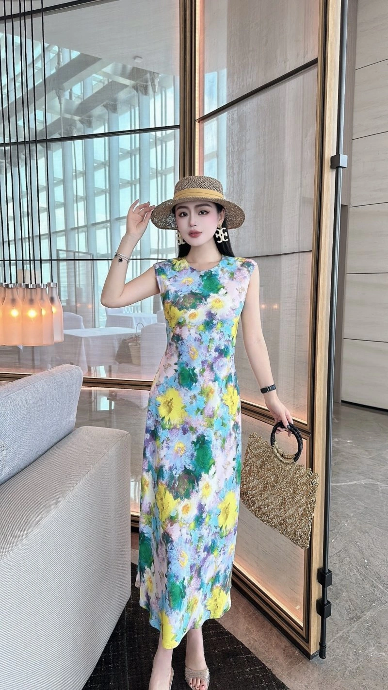 Low-cost Chanel Dress