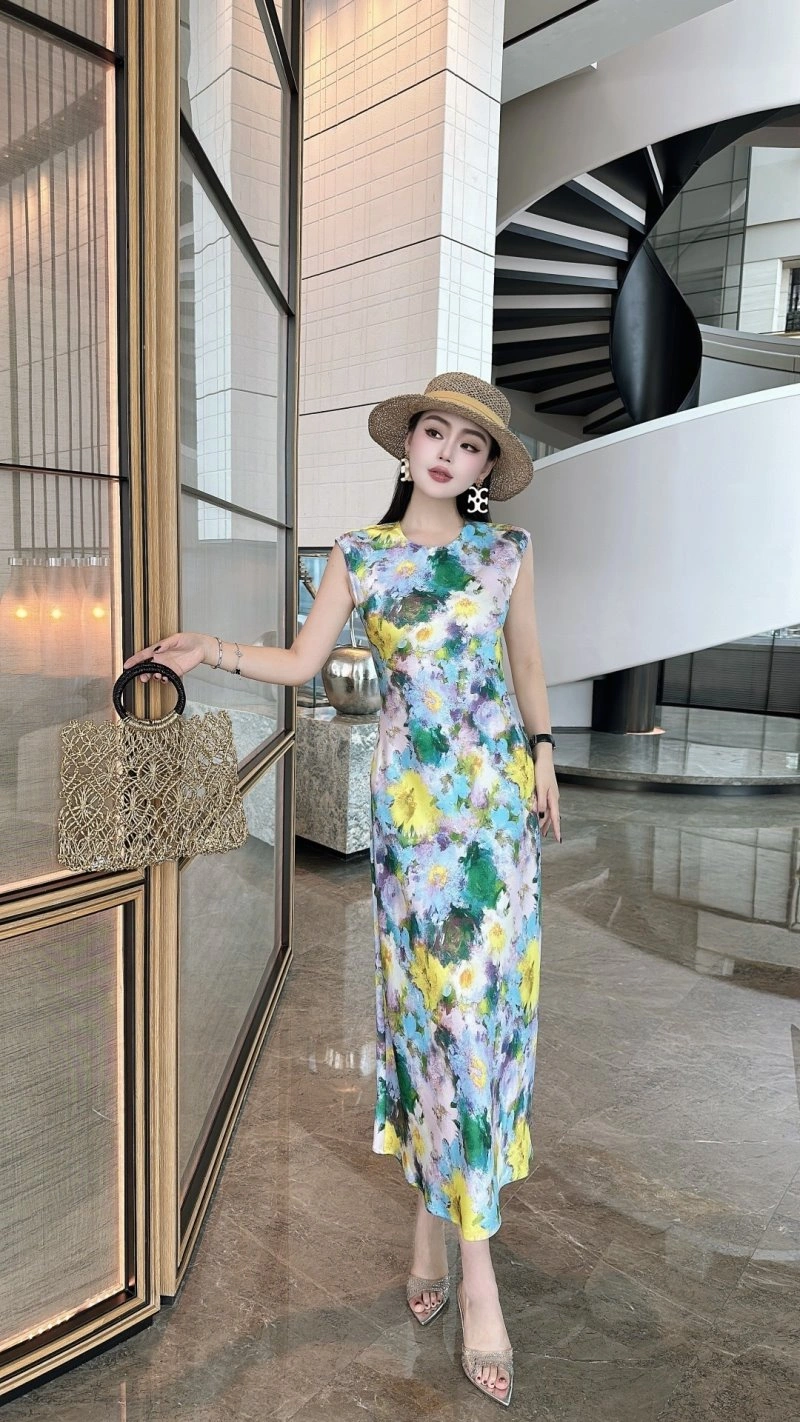 Low-cost Chanel Dress