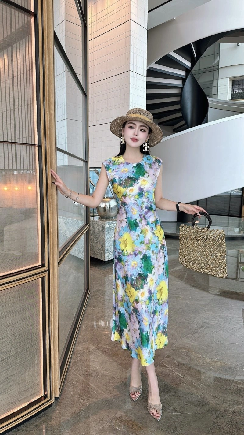 Low-cost Chanel Dress