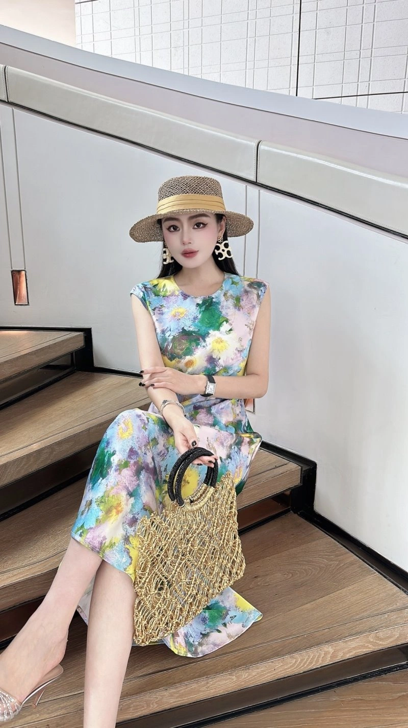 Low-cost Chanel Dress