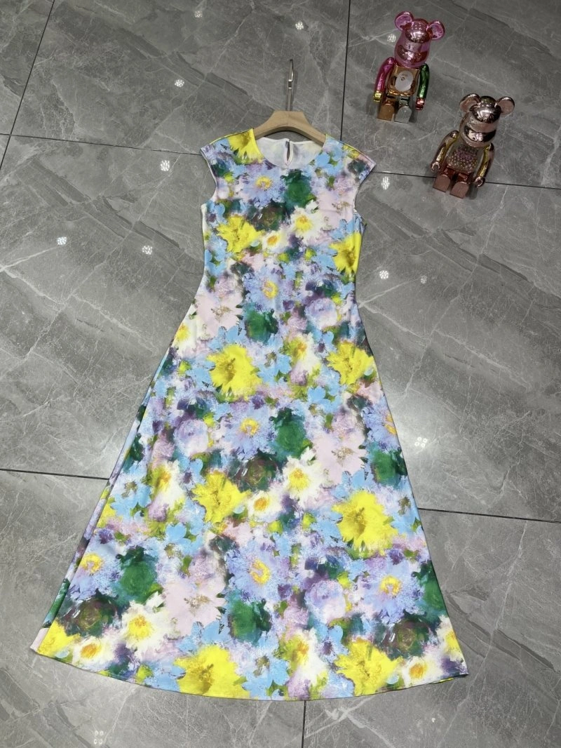 Low-cost Chanel Dress