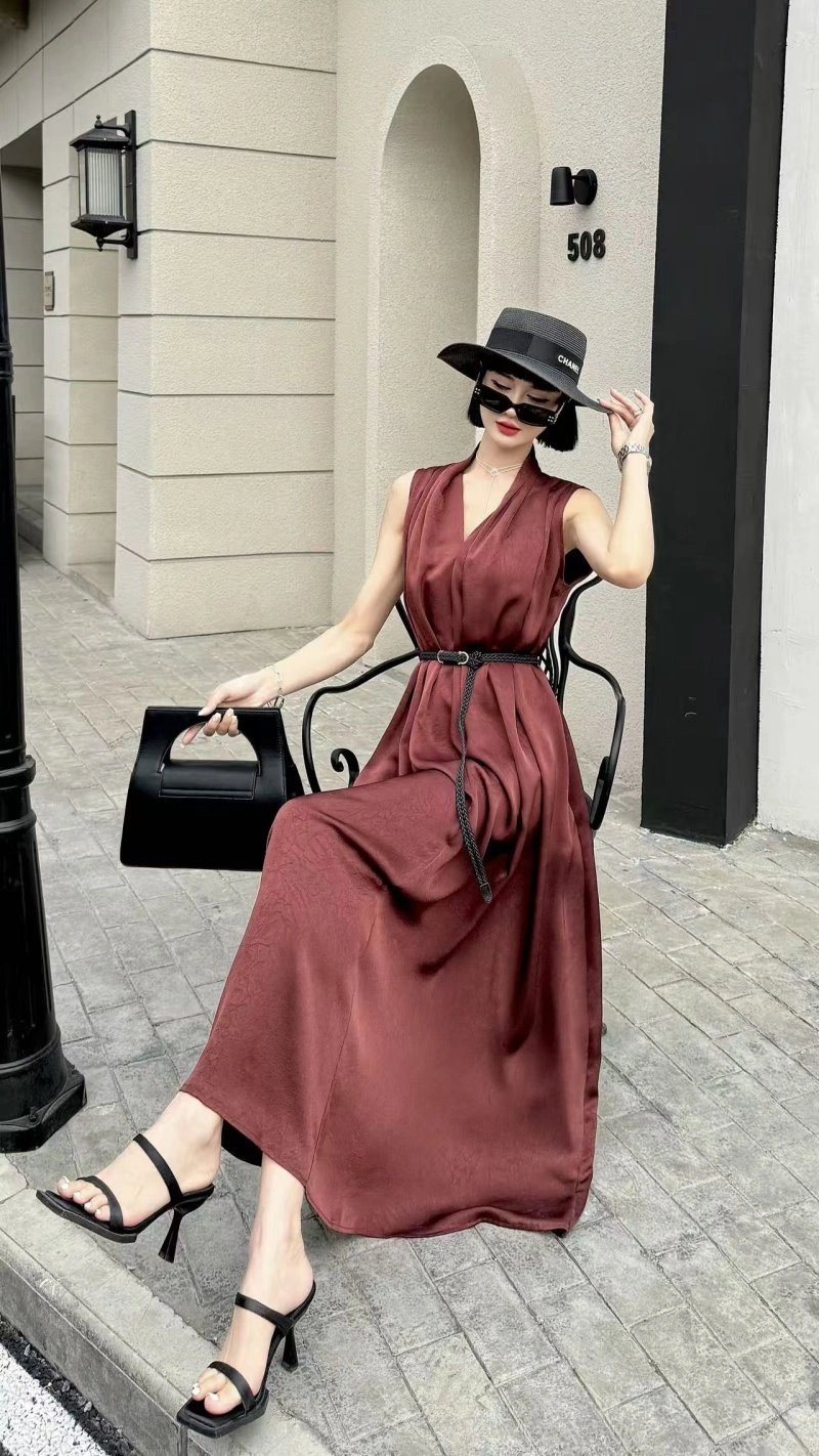 Low-cost Chanel Dress