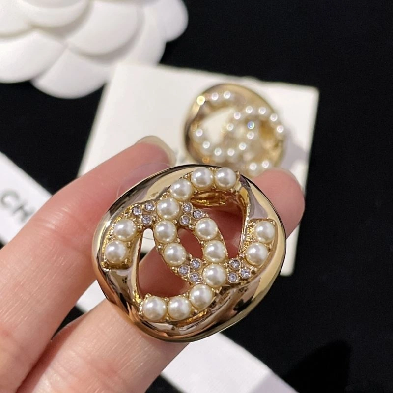 Top mirror Chanel Earrings