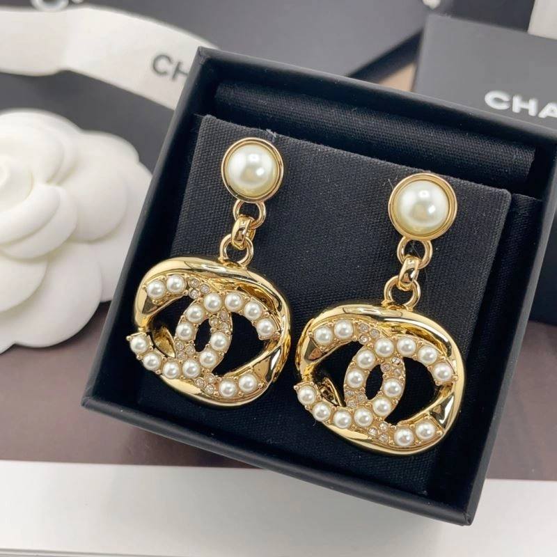 Top match Chanel Earrings