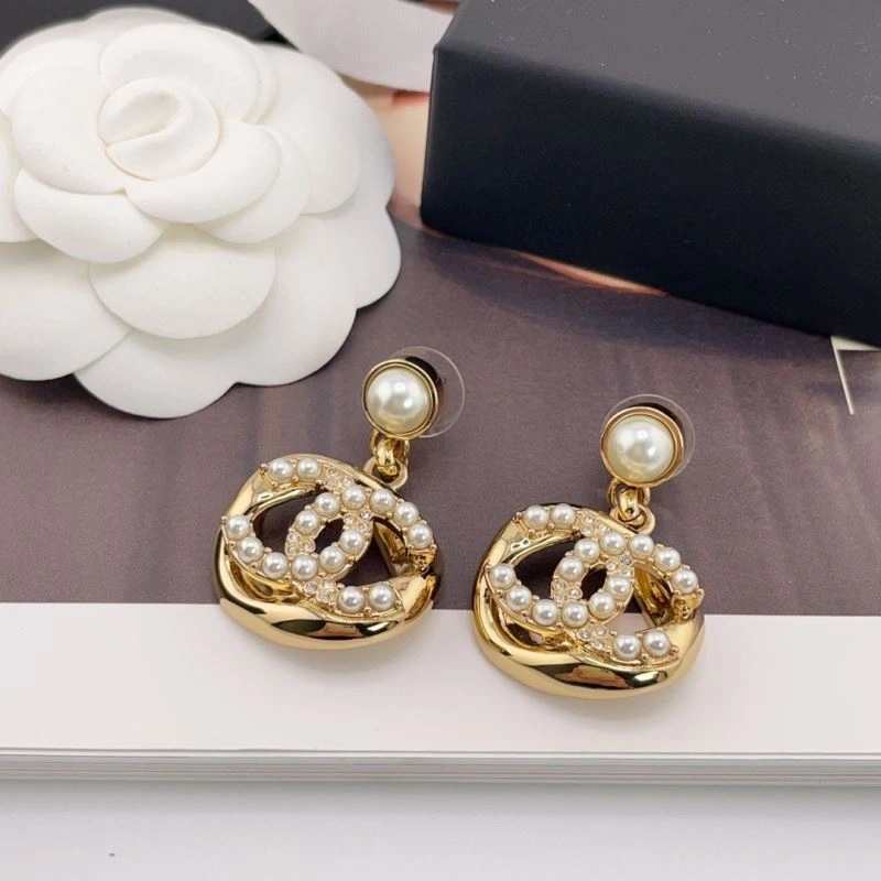 Top match Chanel Earrings