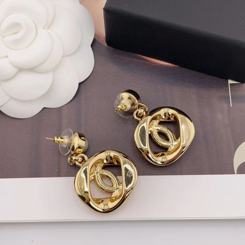Top match Chanel Earrings