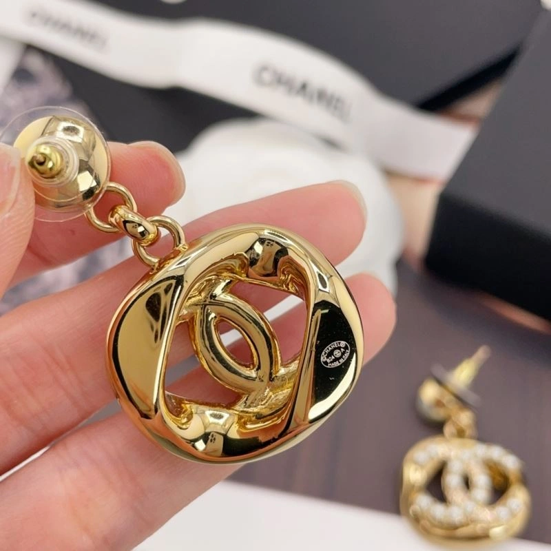 Top match Chanel Earrings