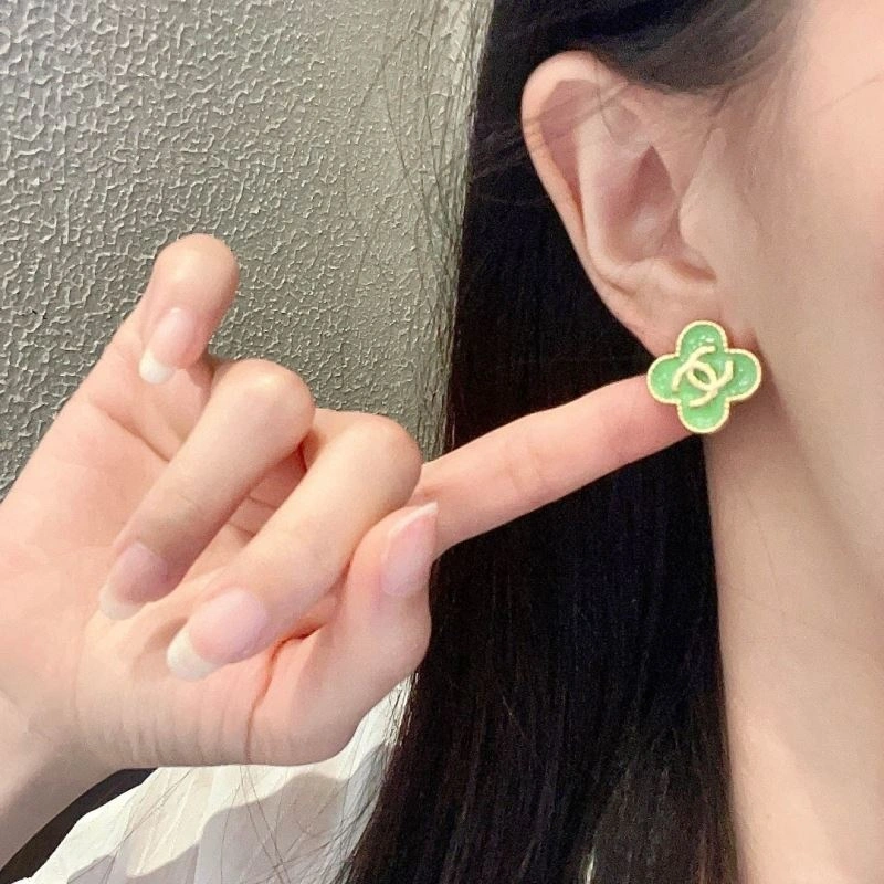 Top mirror Chanel Earrings