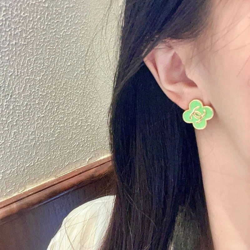 Top mirror Chanel Earrings