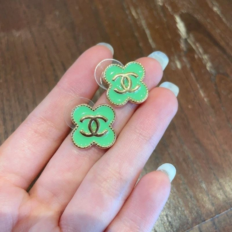 Top mirror Chanel Earrings