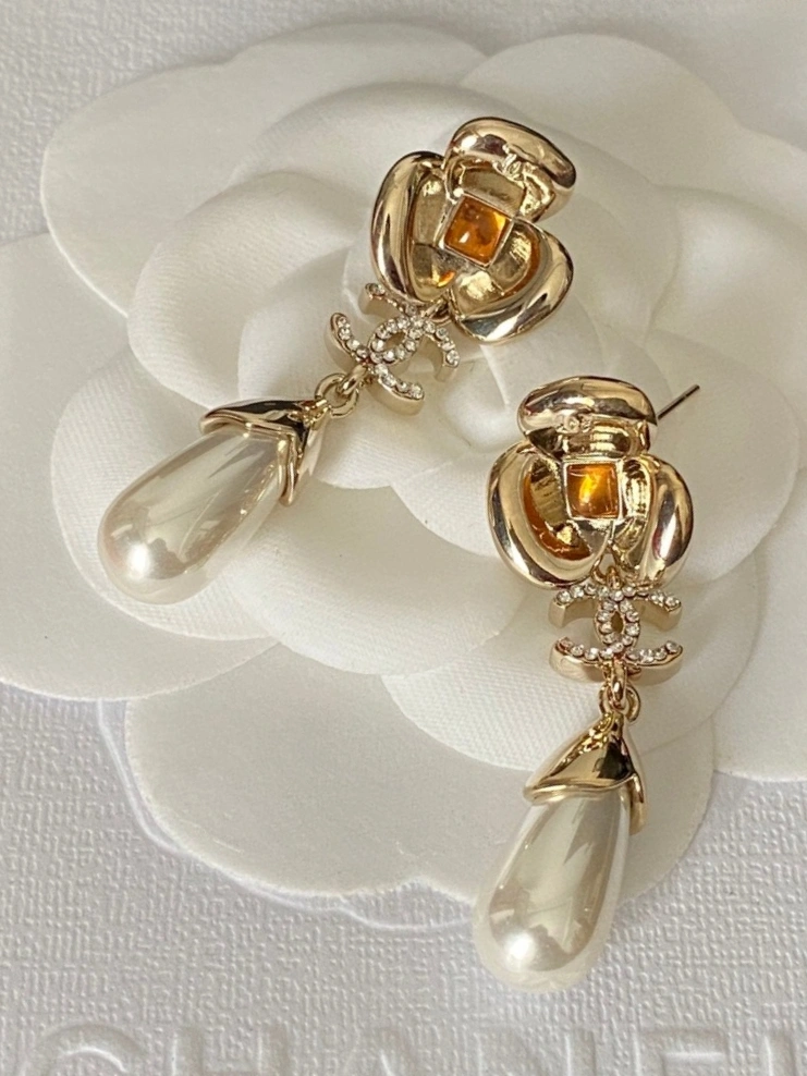 Low-cost Chanel Earrings