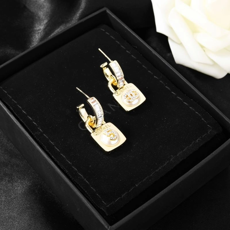 Low-cost Chanel Earrings
