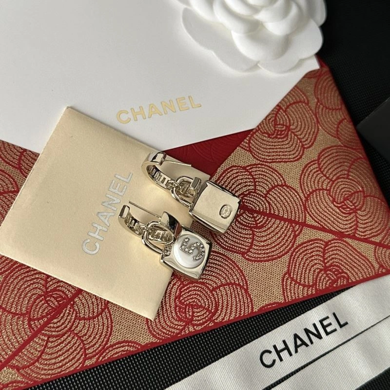 Top match Chanel Earrings