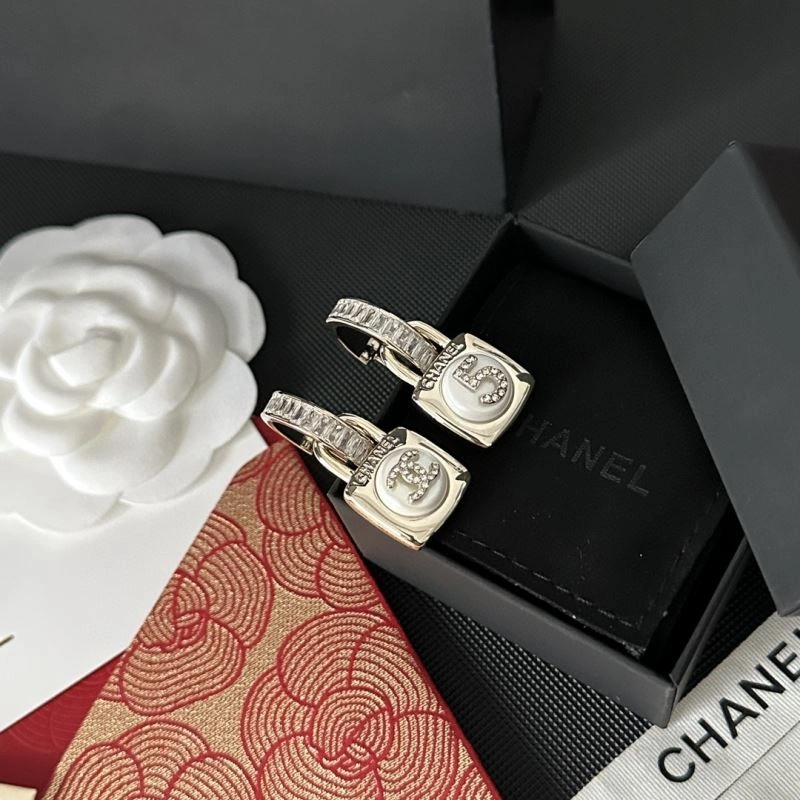 Top match Chanel Earrings
