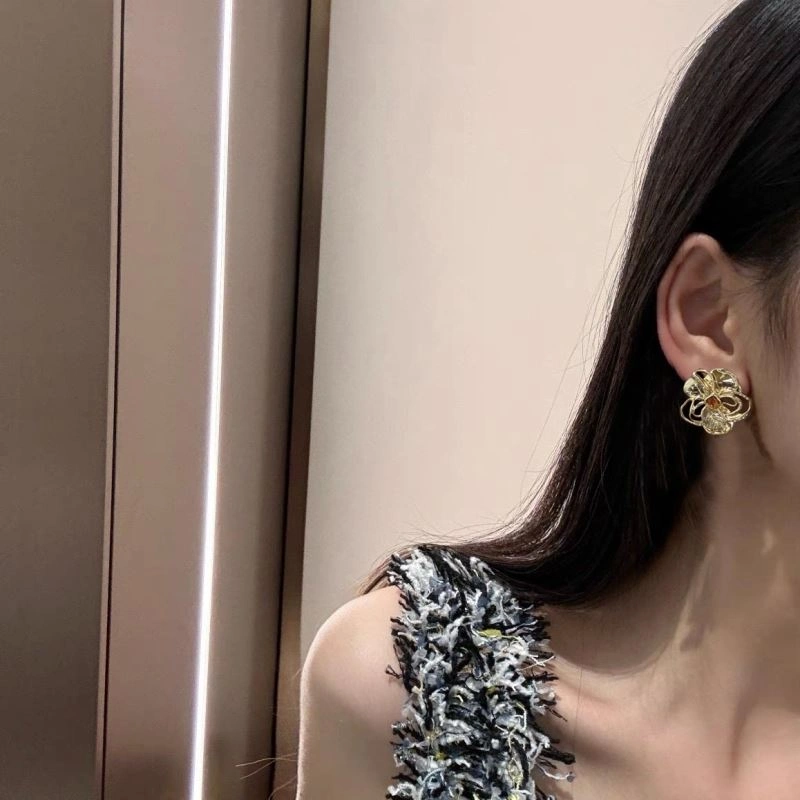 Top mirror Chanel Earrings
