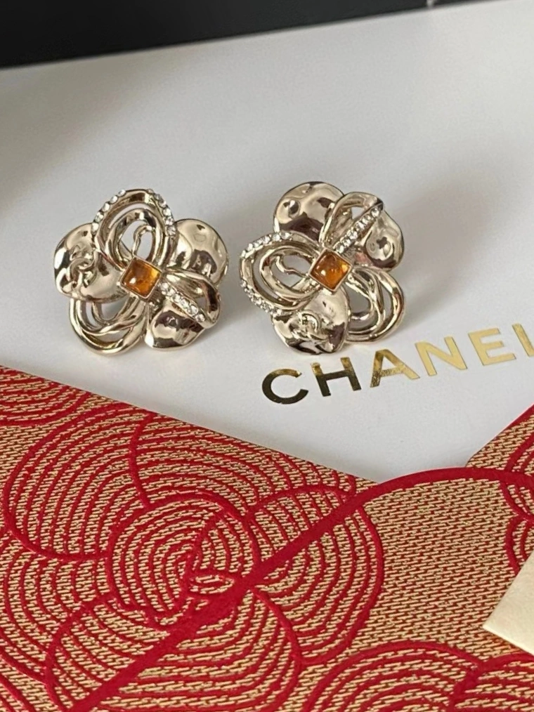 Top mirror Chanel Earrings
