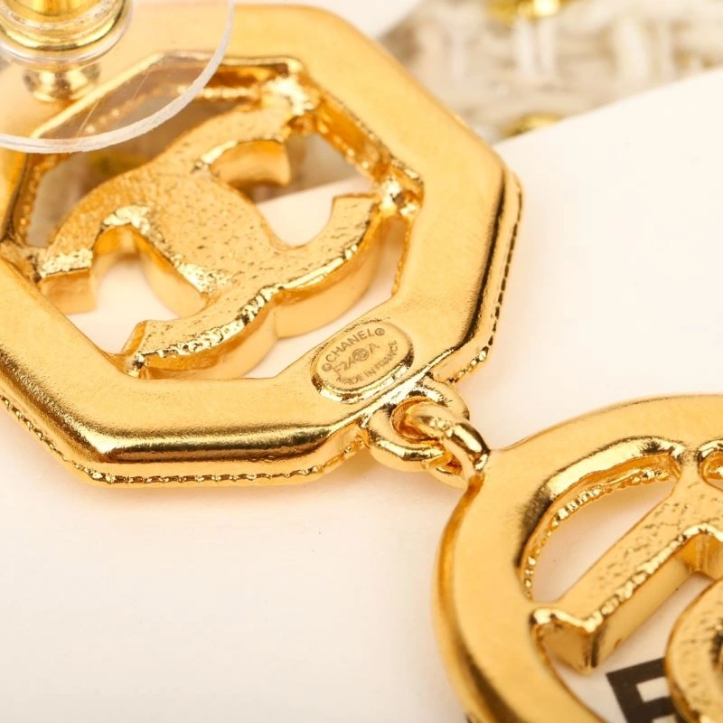 Top mirror Chanel Earrings