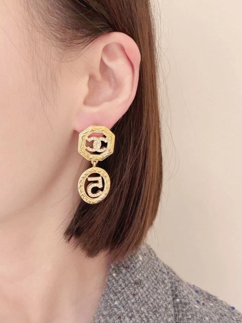 Top mirror Chanel Earrings