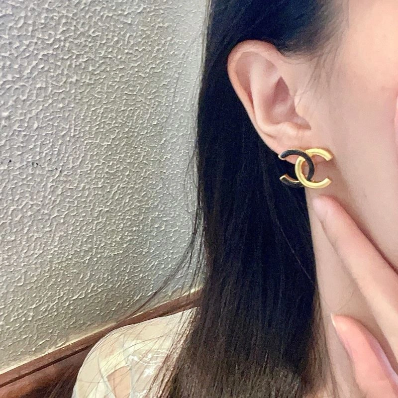 Top mirror Chanel Earrings