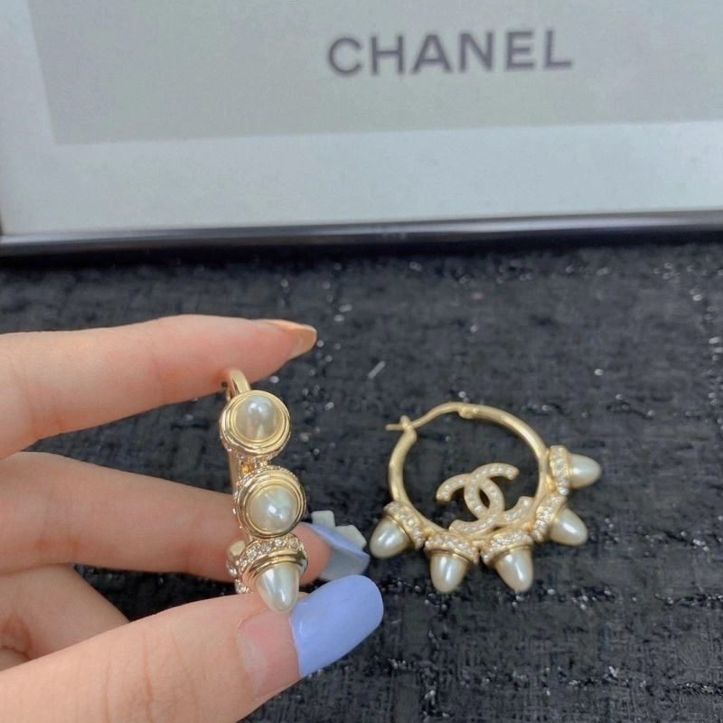 Top mirror Chanel Earrings