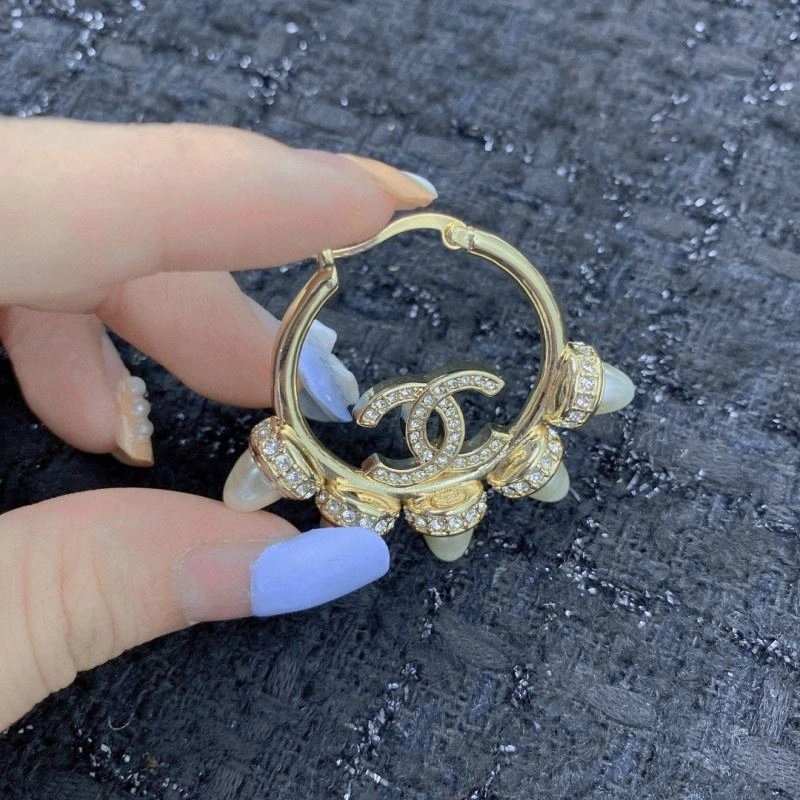 Top mirror Chanel Earrings