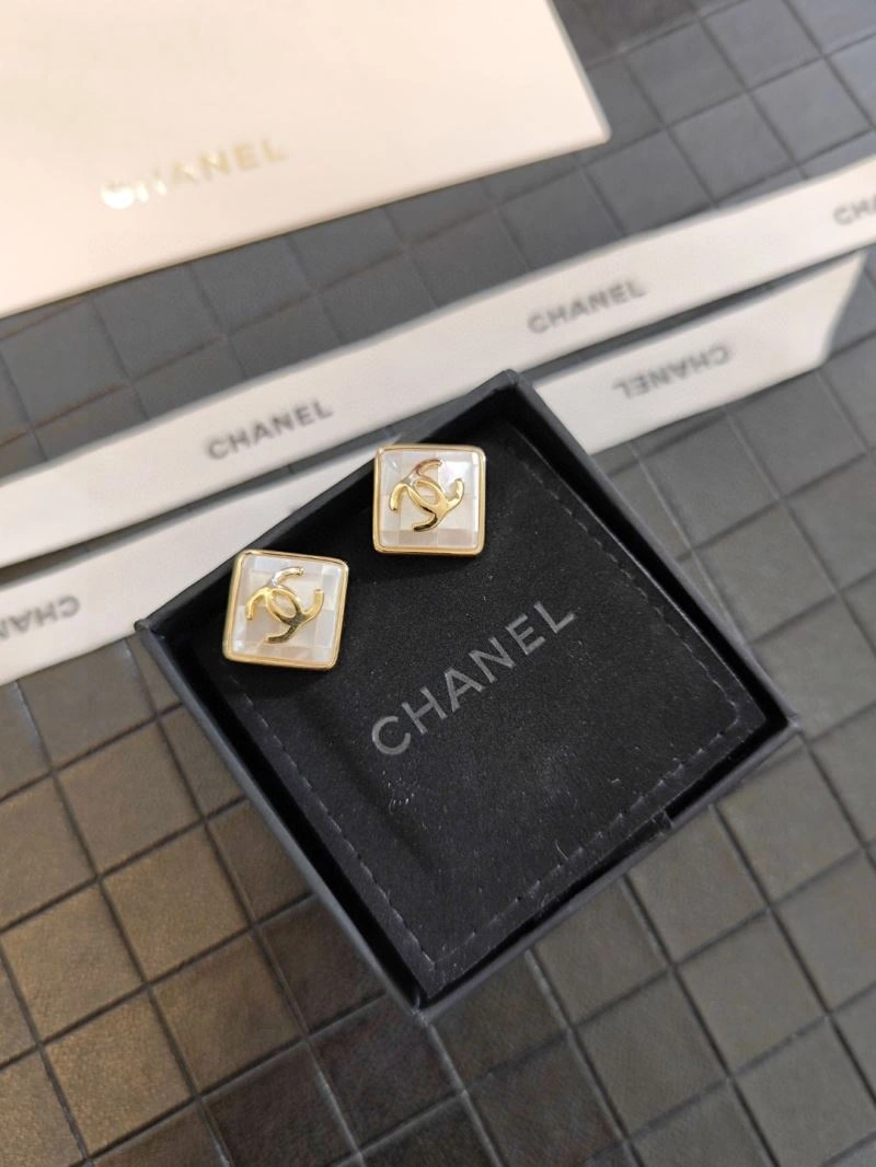 Top mirror Chanel Earrings