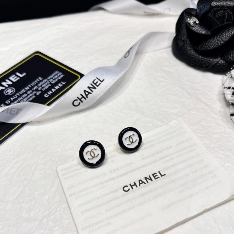 Top match Chanel Earrings