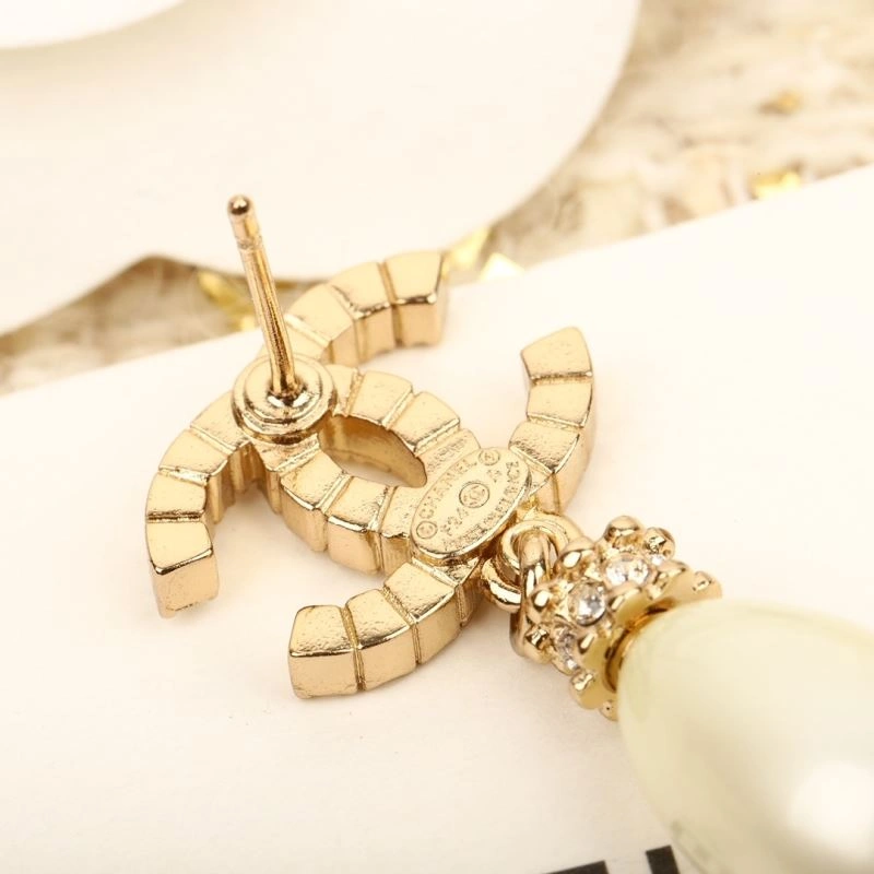 Top mirror Chanel Earrings
