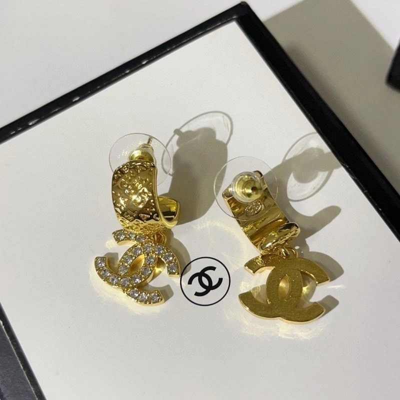 Top match Chanel Earrings