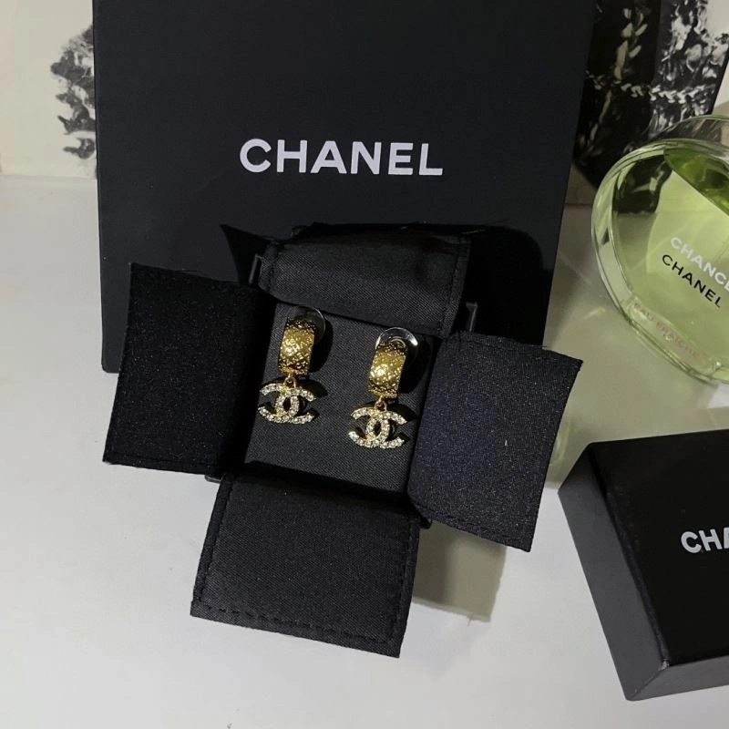 Top match Chanel Earrings
