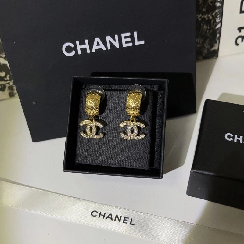 Top match Chanel Earrings