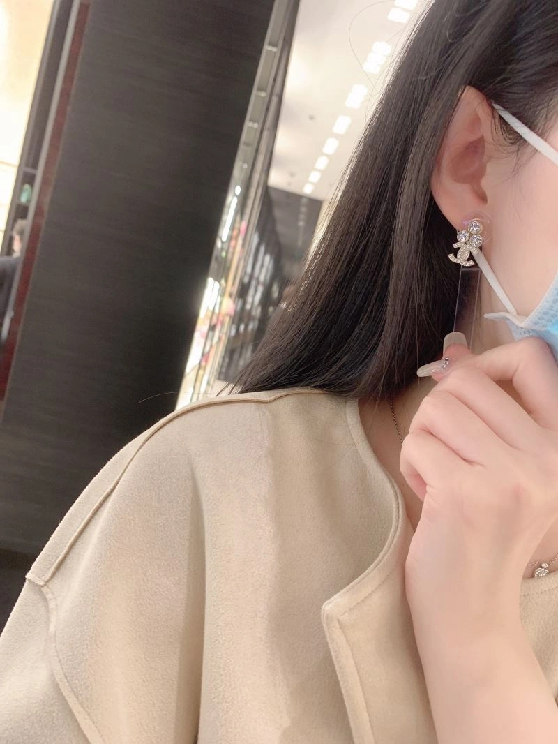 Top mirror Chanel Earrings