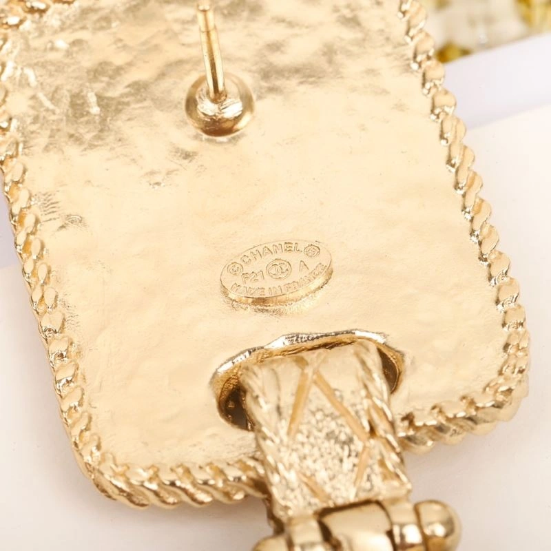 Top mirror Chanel Earrings