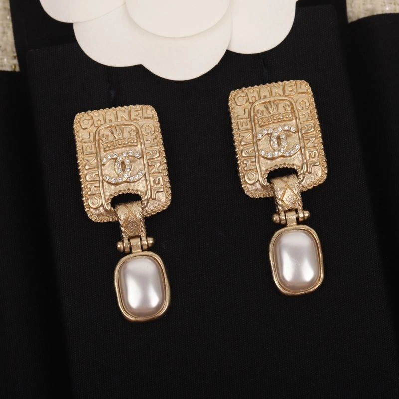 Top mirror Chanel Earrings