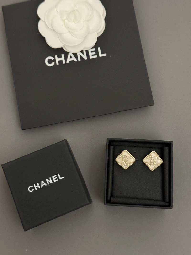High accuracy Chanel Earrings
