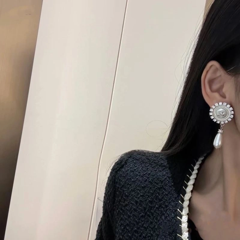 Accurate model Chanel Earrings